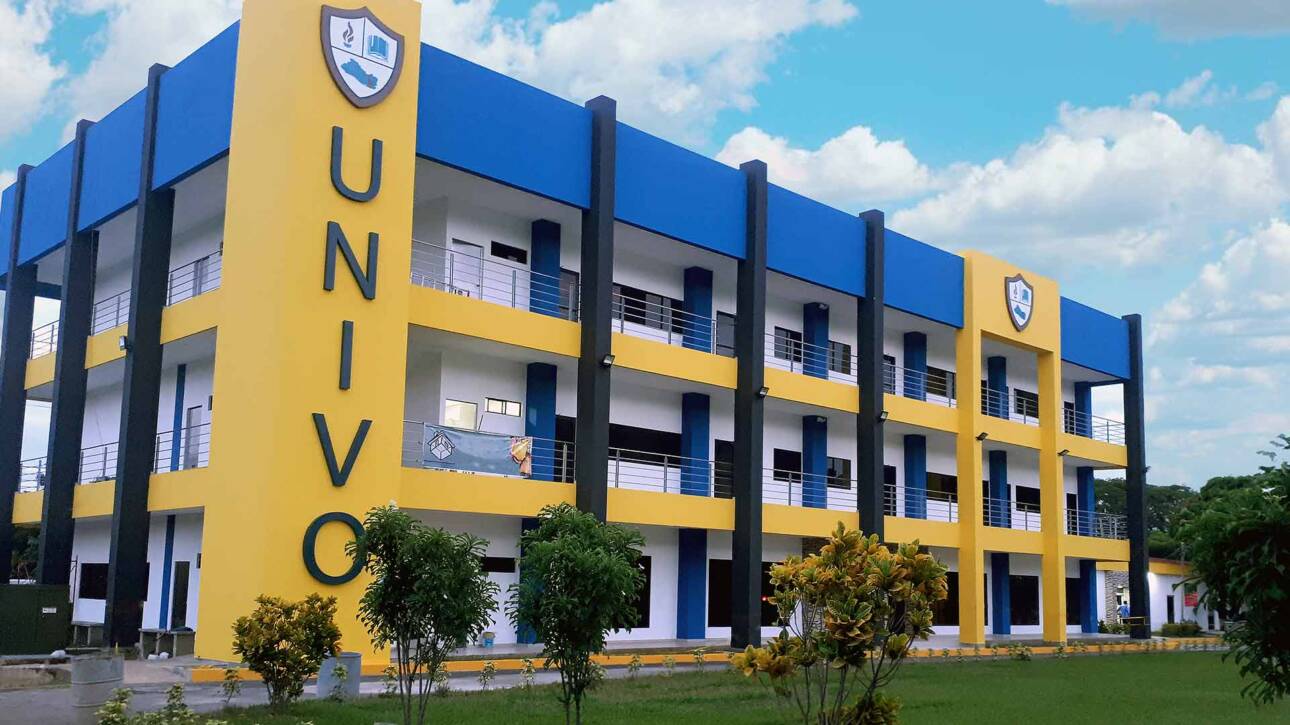 43 años UNIVO – UNIVO