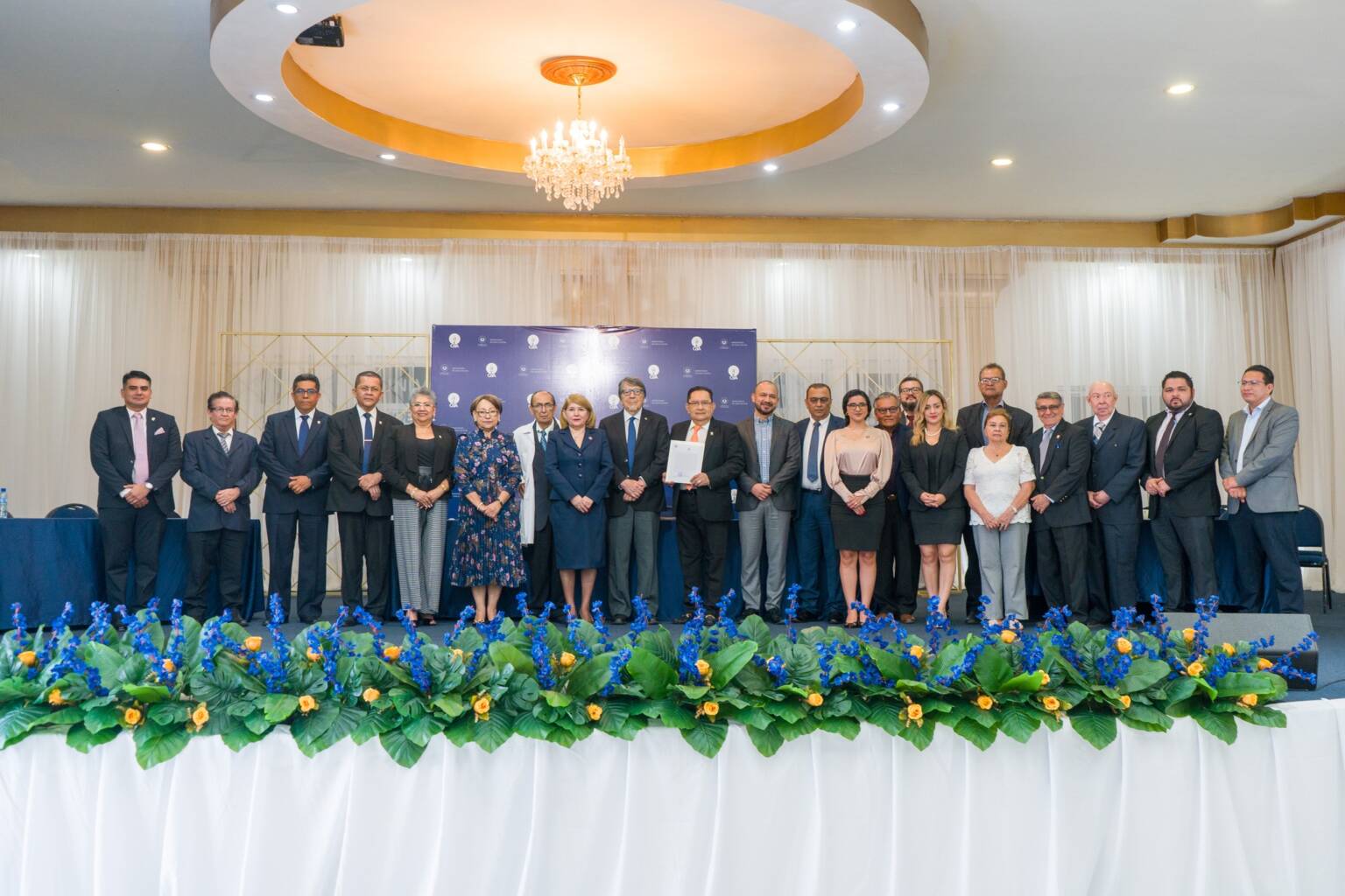 UNIVO recibe credenciales de acreditación 2023 – 2027 – UNIVO